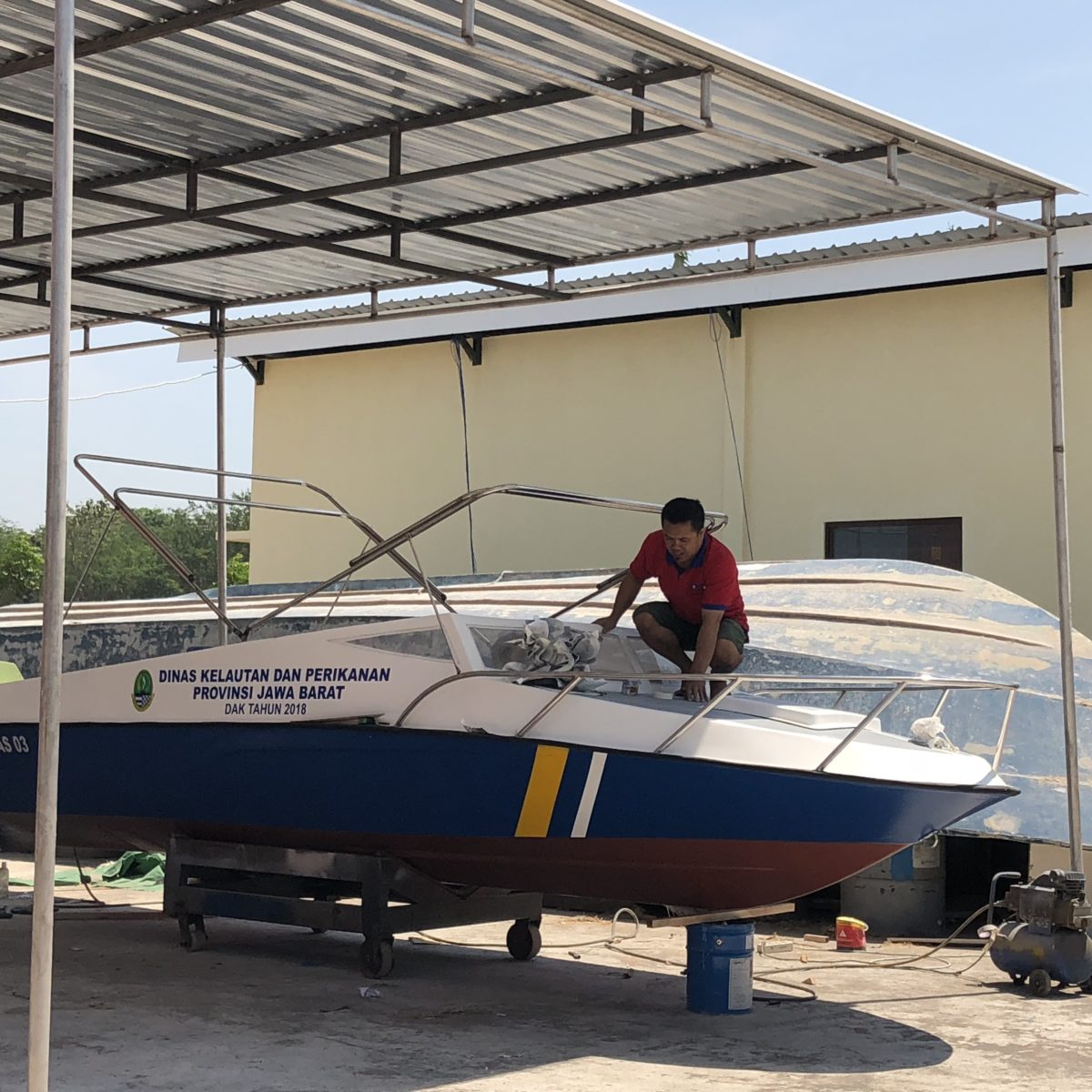 Speedboat – Jelajah Samudera Internasional